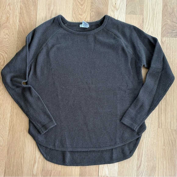 Sweet Romeo | Sweaters | Sweet Romeo Olive Green Sweater With Thumb ...